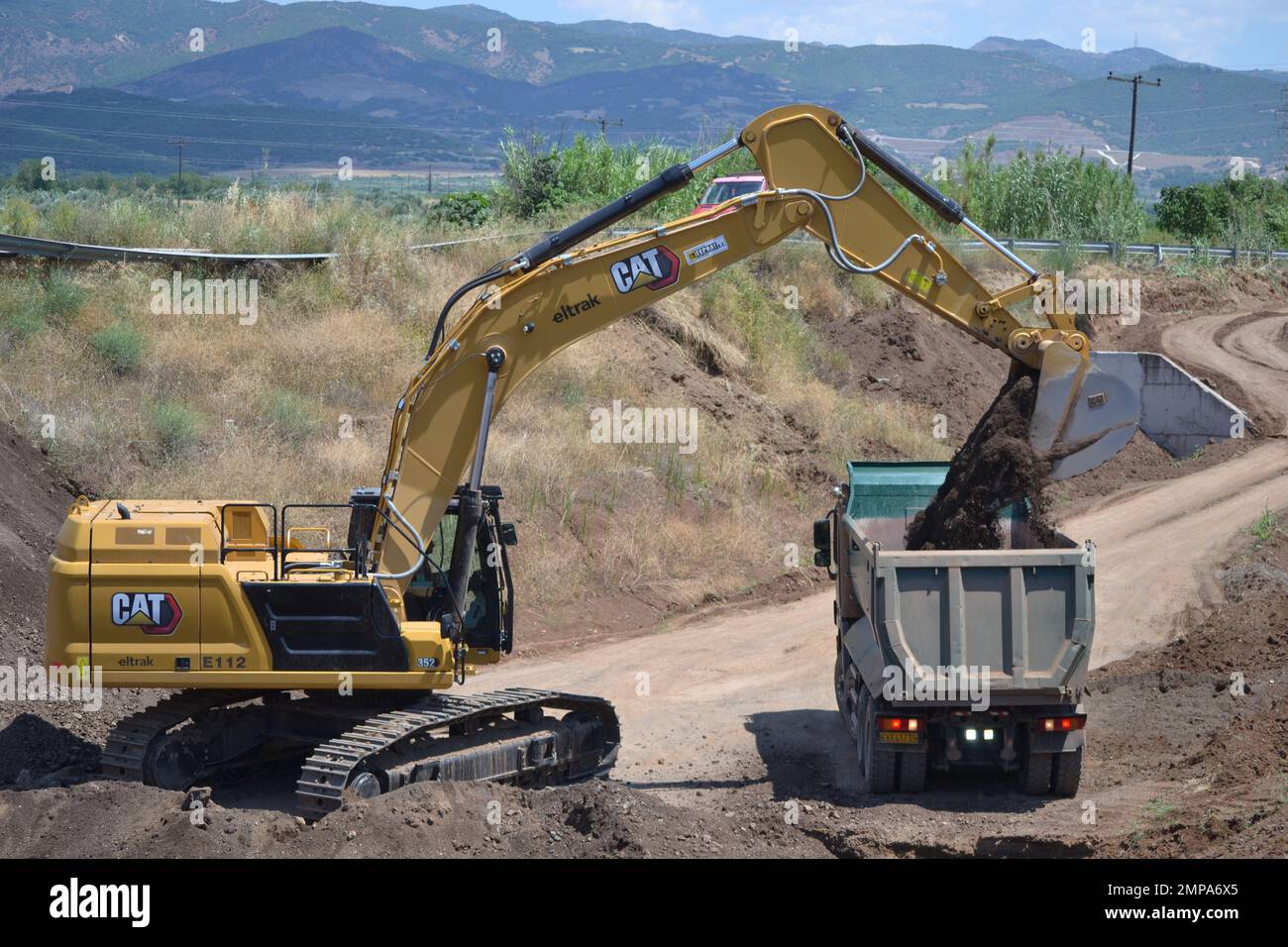 Giant Cat Excavator