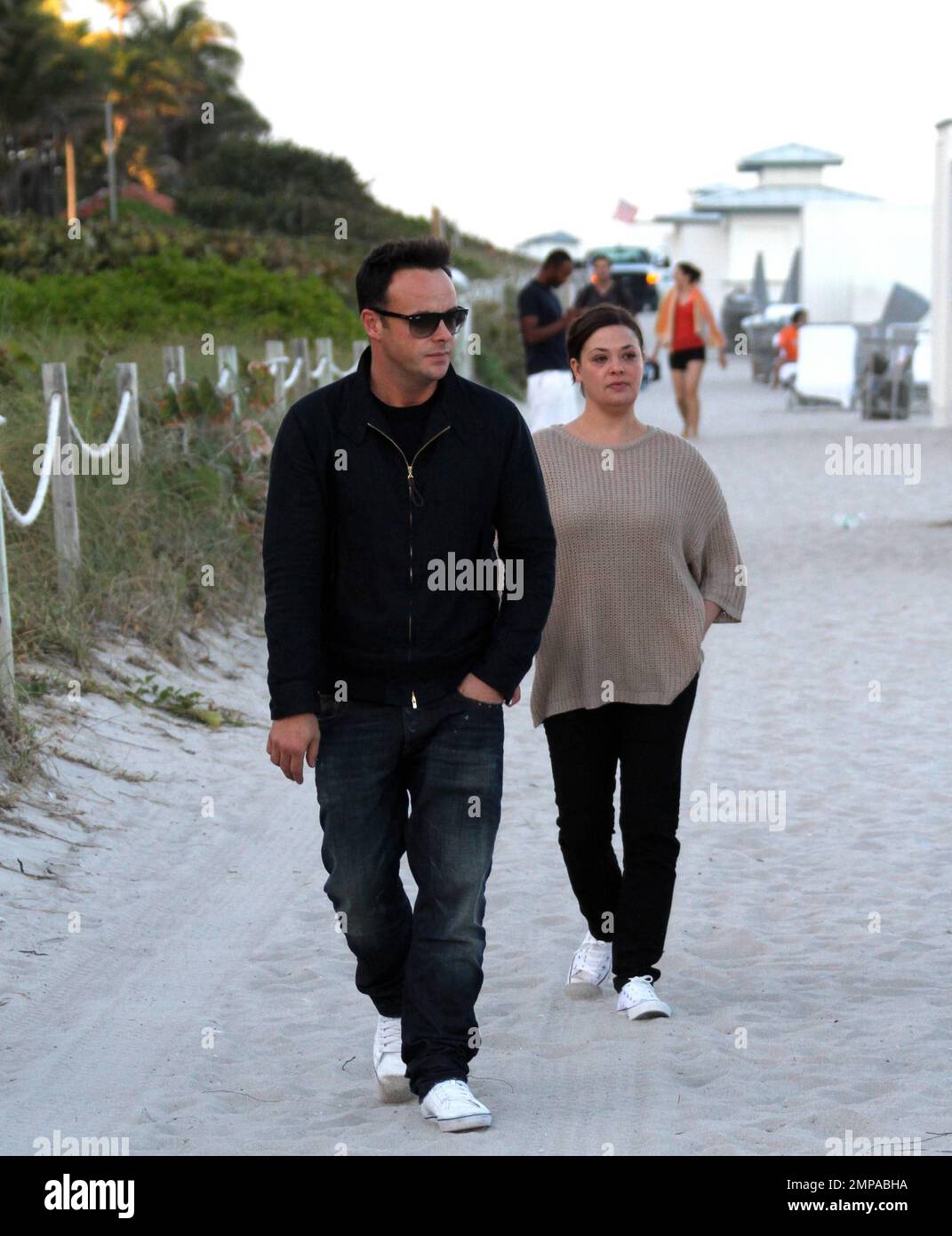 Ant McPartlin and his wife Lisa Marie Armstrong check out the beach ...