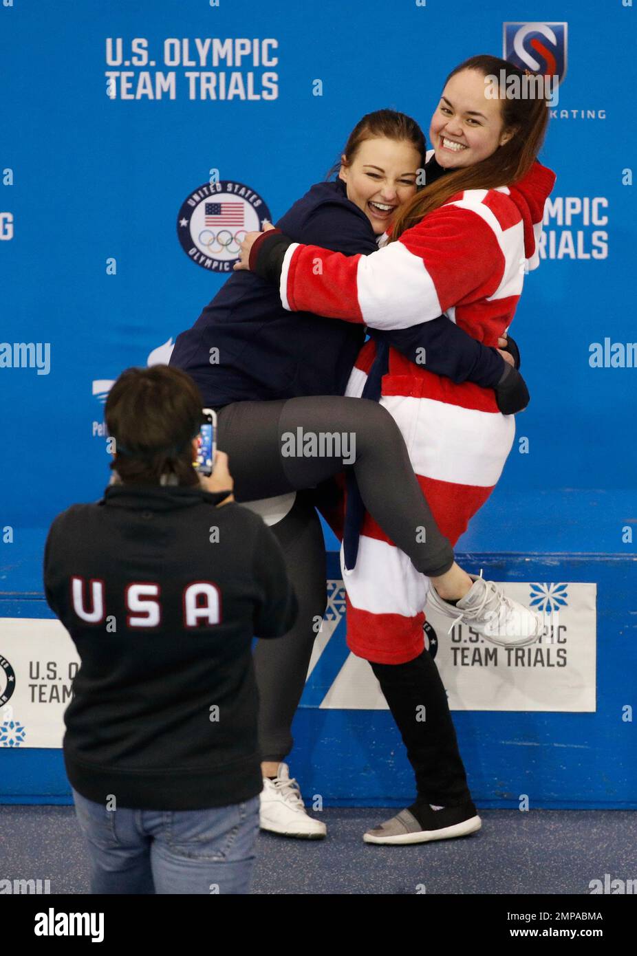 Briana Kramer, left, and Jerica Tandiman joke around as they poise for ...