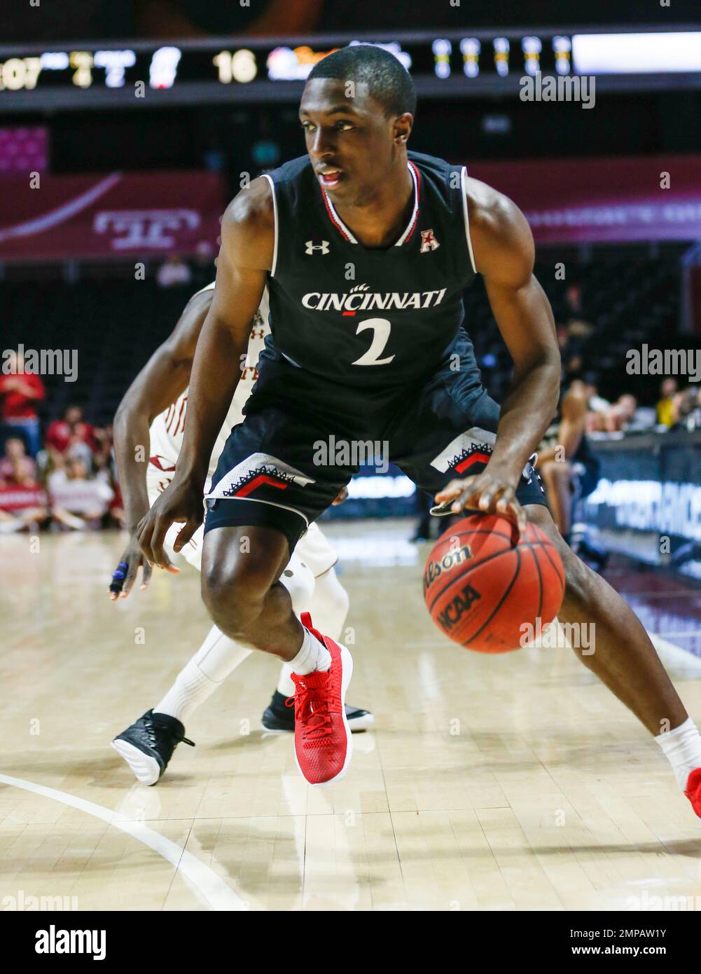 Cincinnati guard Keith Williams (2) in action during an NCAA college ...