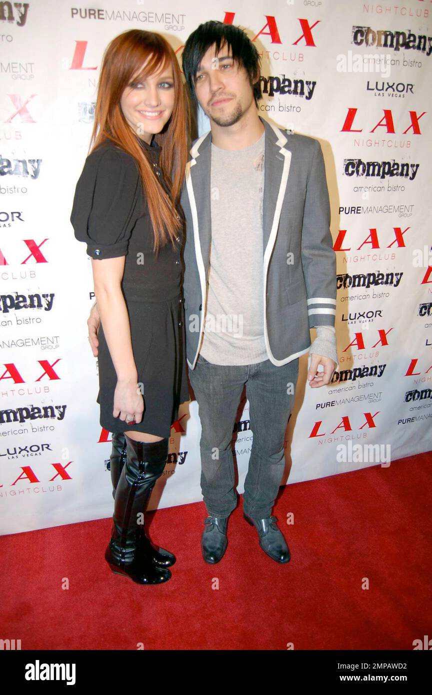 Ashlee Simpson, Pete Wentz and Ashlee's father, Joe Simpson, arrive at ...