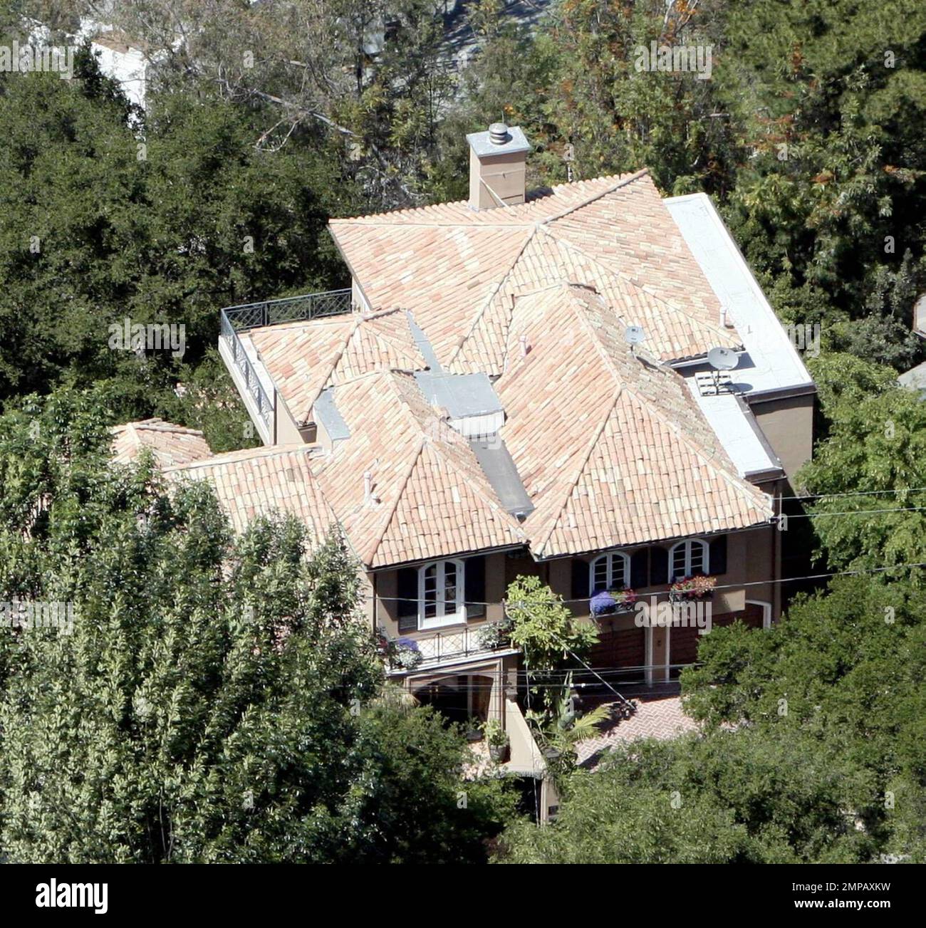 Exclusive!! Ashlee Simpson's new $4.7m mansion in Beverly Hills, Ca. It ...