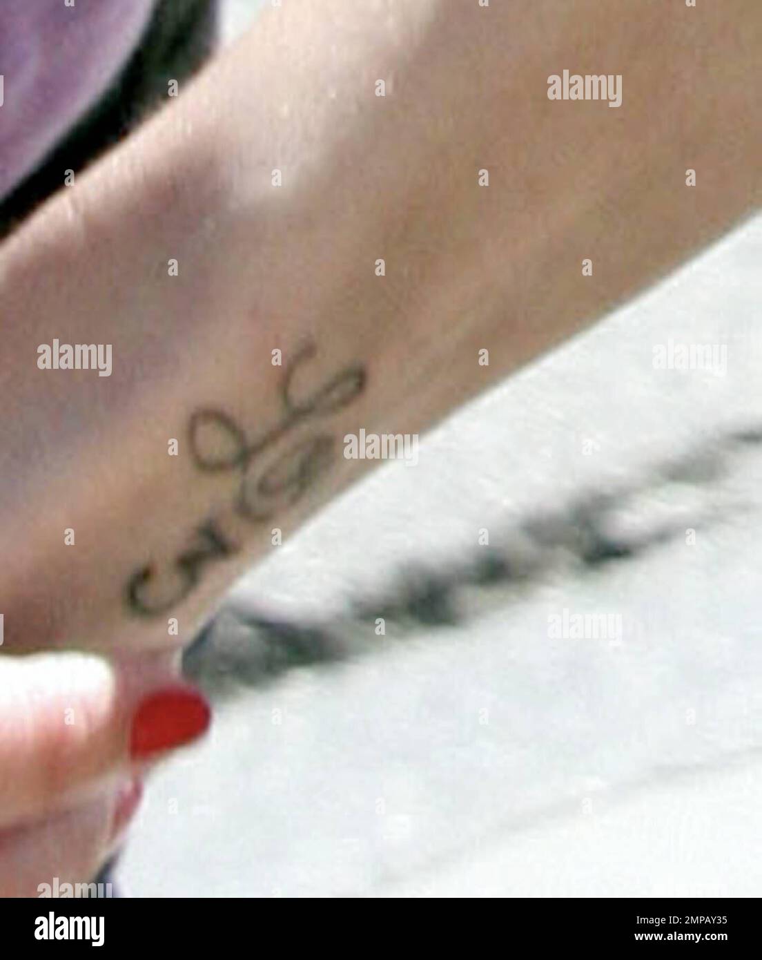 Ashlee Simpson and her pals lunch at the Italian eatery, Cafe Med ...