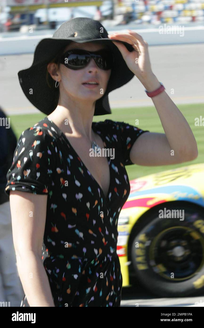Actress Ashley Judd hid from the Florida sun under a floppy hat as she ...
