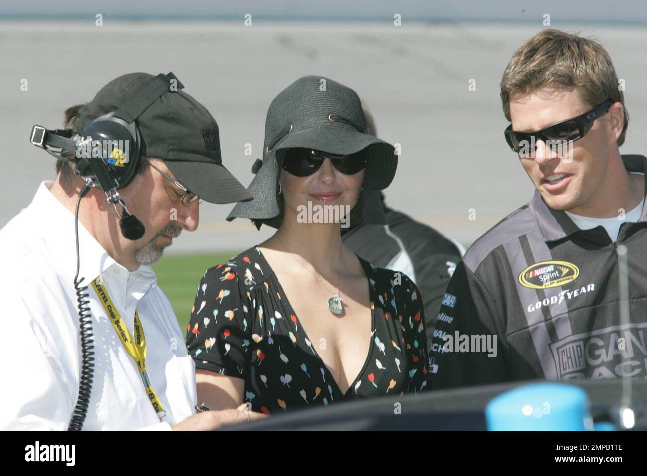 Actress Ashley Judd hid from the Florida sun under a floppy hat as she ...