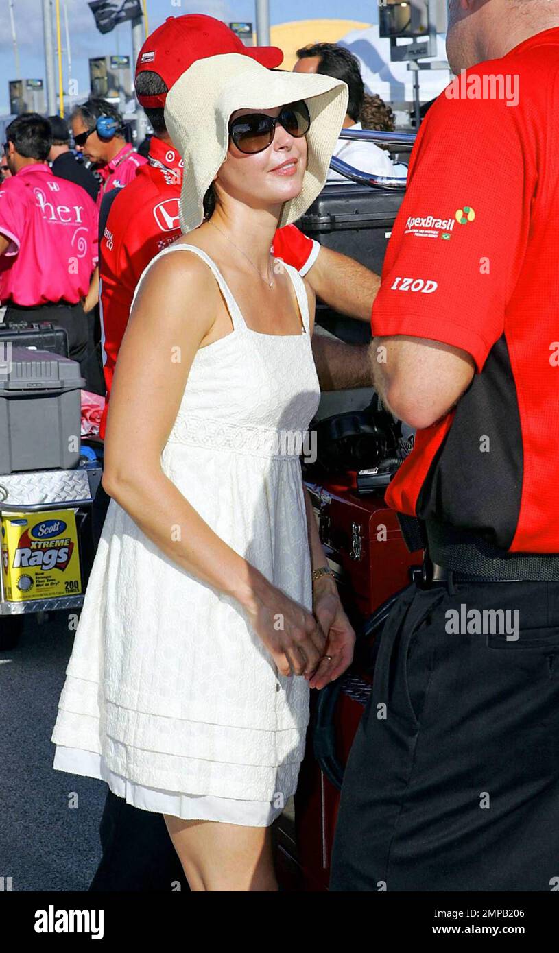 Actress Ashley Judd works up a sweat in the hot South Florida sun while ...