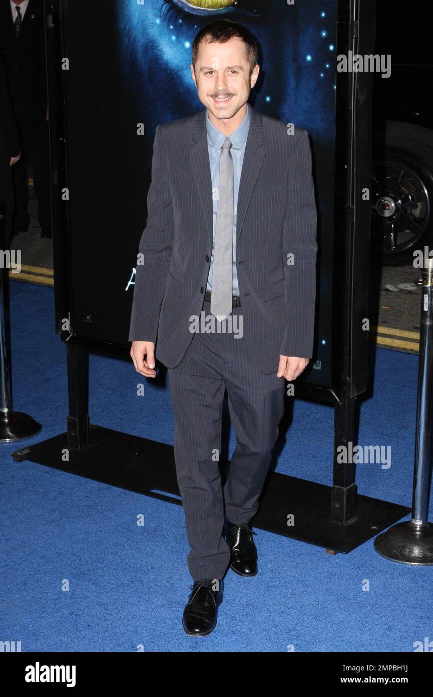 Giovanni Ribisi at the Los Angeles Premiere of Avatar at Mann's Grauman ...
