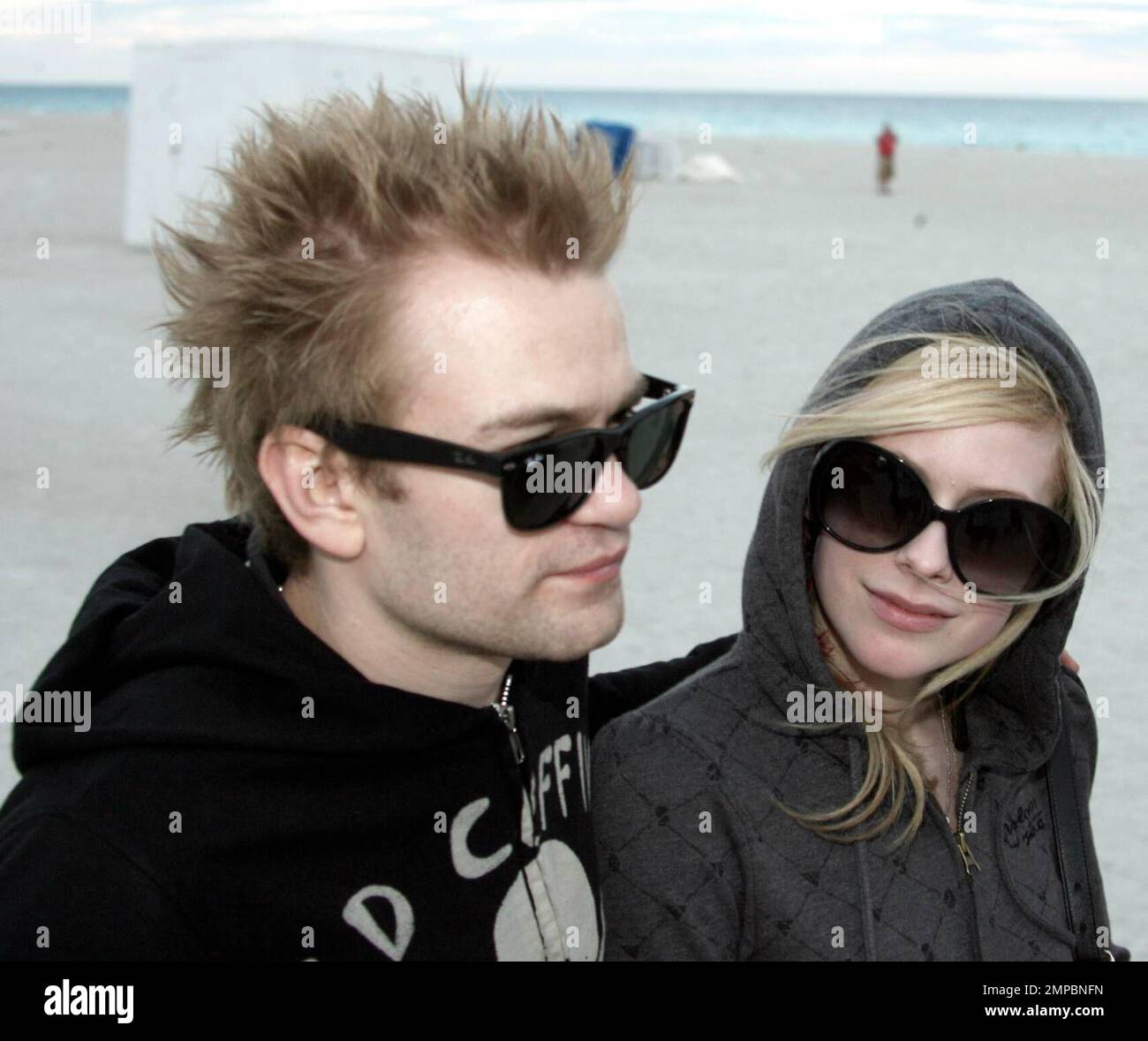 Avril Lavigne and hubby Deryck Whibley get the party started while on ...