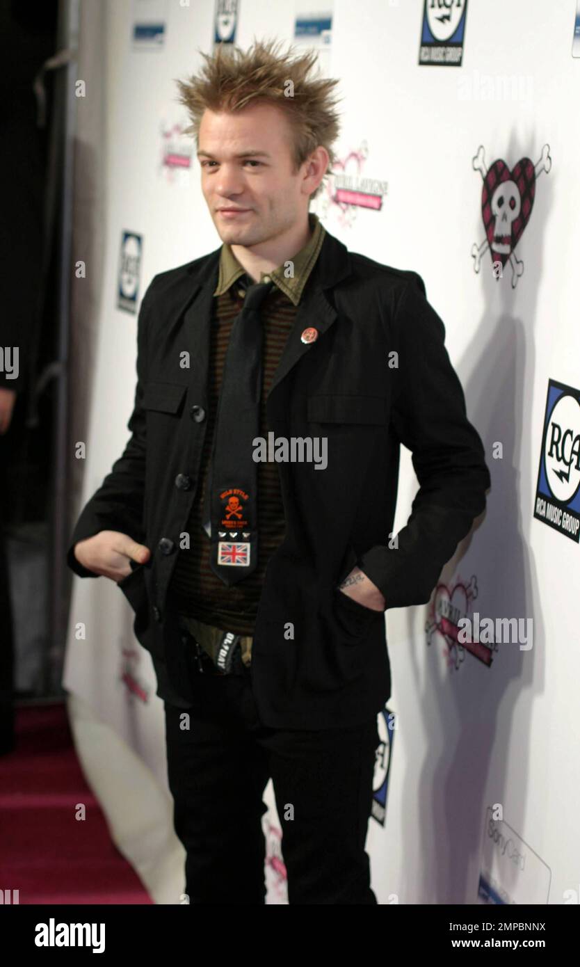 Multi-platinum singer-songwriter Avril Lavigne hosts her album release ...