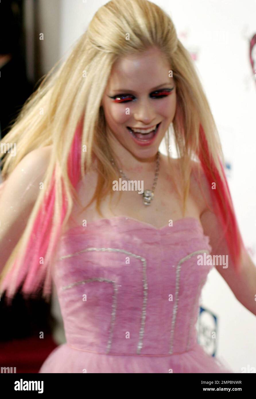 Multi-platinum singer-songwriter Avril Lavigne hosts her album release ...