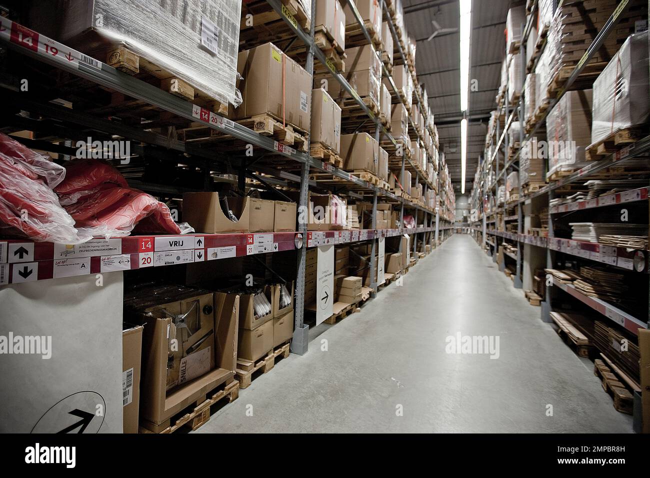 It is a warehouse of a large-scale shopping center Stock Photo - Alamy