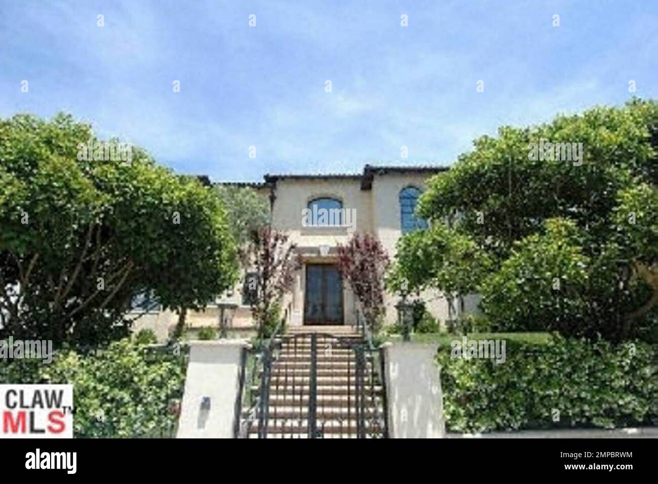 Exclusive!! This is the home that newly weds Canadian Punk Pop Princess ...