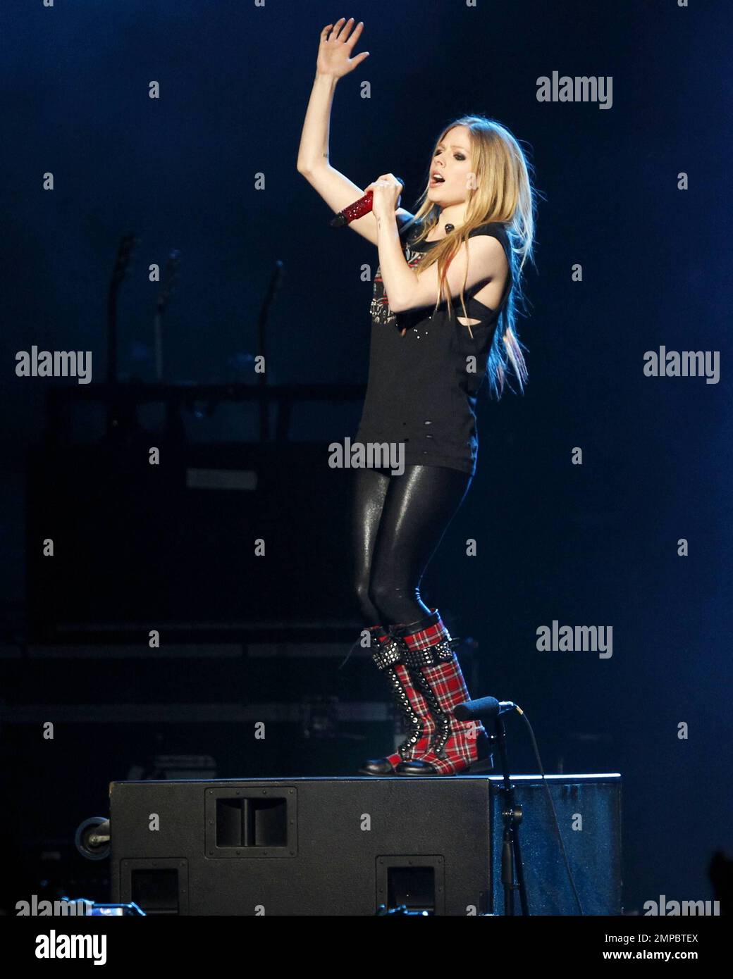 Avril Lavigne performs at the Y100 Jingle Ball 2011 held at the ...