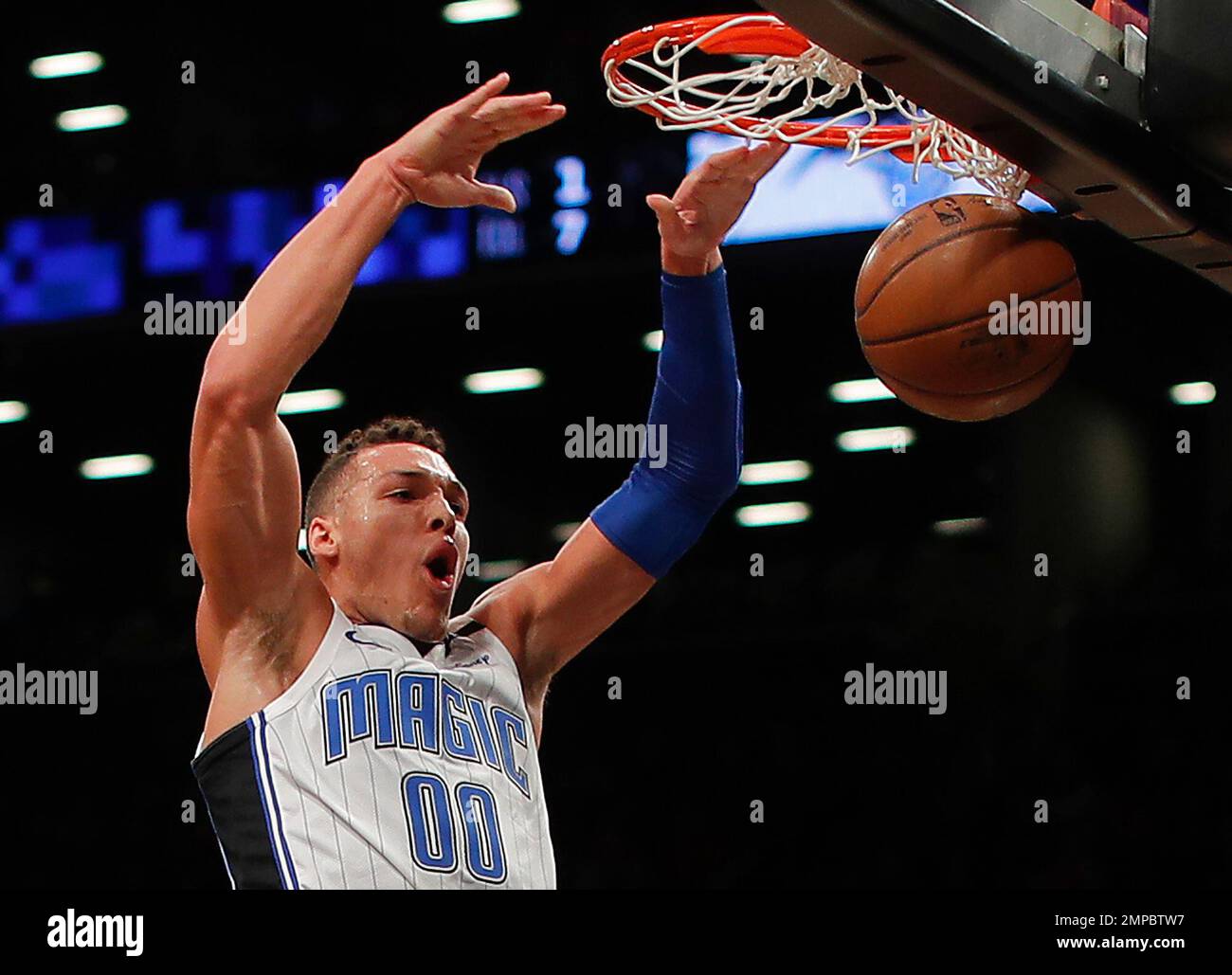 Orlando Magic forward Aaron Gordon (00) dunks the ball against the ...