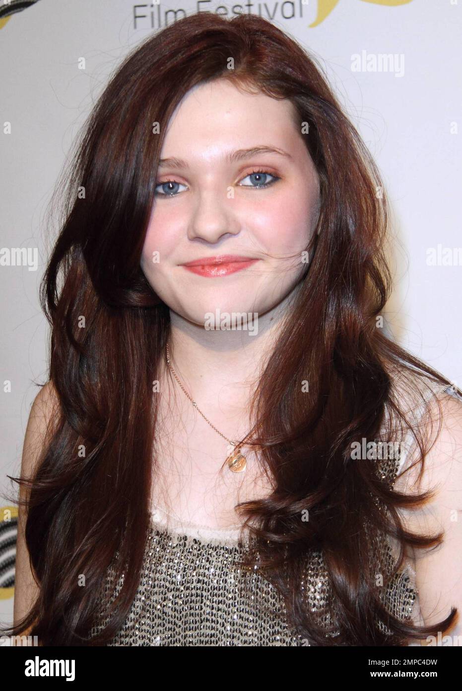 Abigail Breslin, 14, looks cute in her sequin dress and side-parted red ...
