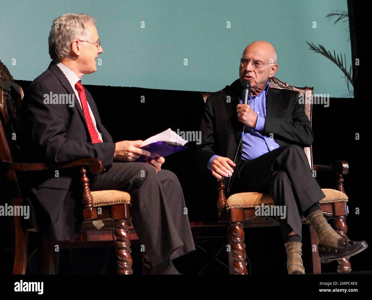 Oscar winning actor Alan Arkin speaks with Jeffrey Lyons after receiving the Career Achievement ...