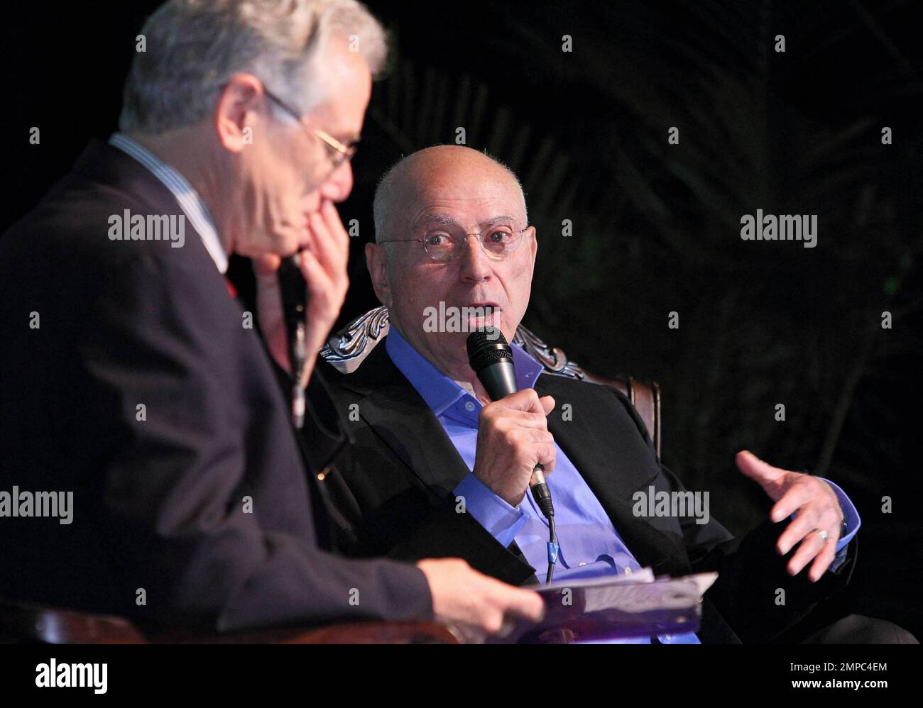 Oscar winning actor Alan Arkin speaks with Jeffrey Lyons after ...