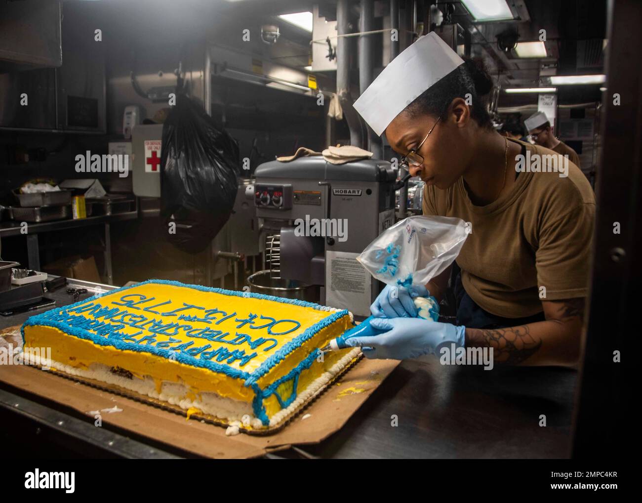 221012-N-XK462-1109 PACIFIC OCEAN (Oct. 12, 2022) U.S. Navy Culinary ...