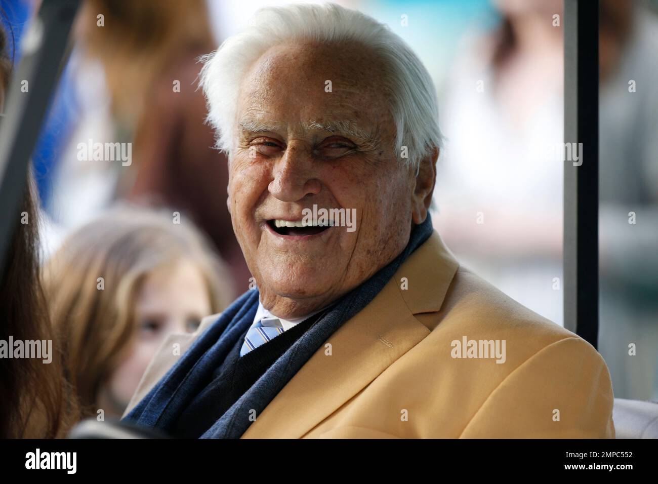 Former Miami Dolphins head coach Don Shula on the field before an NFL ...