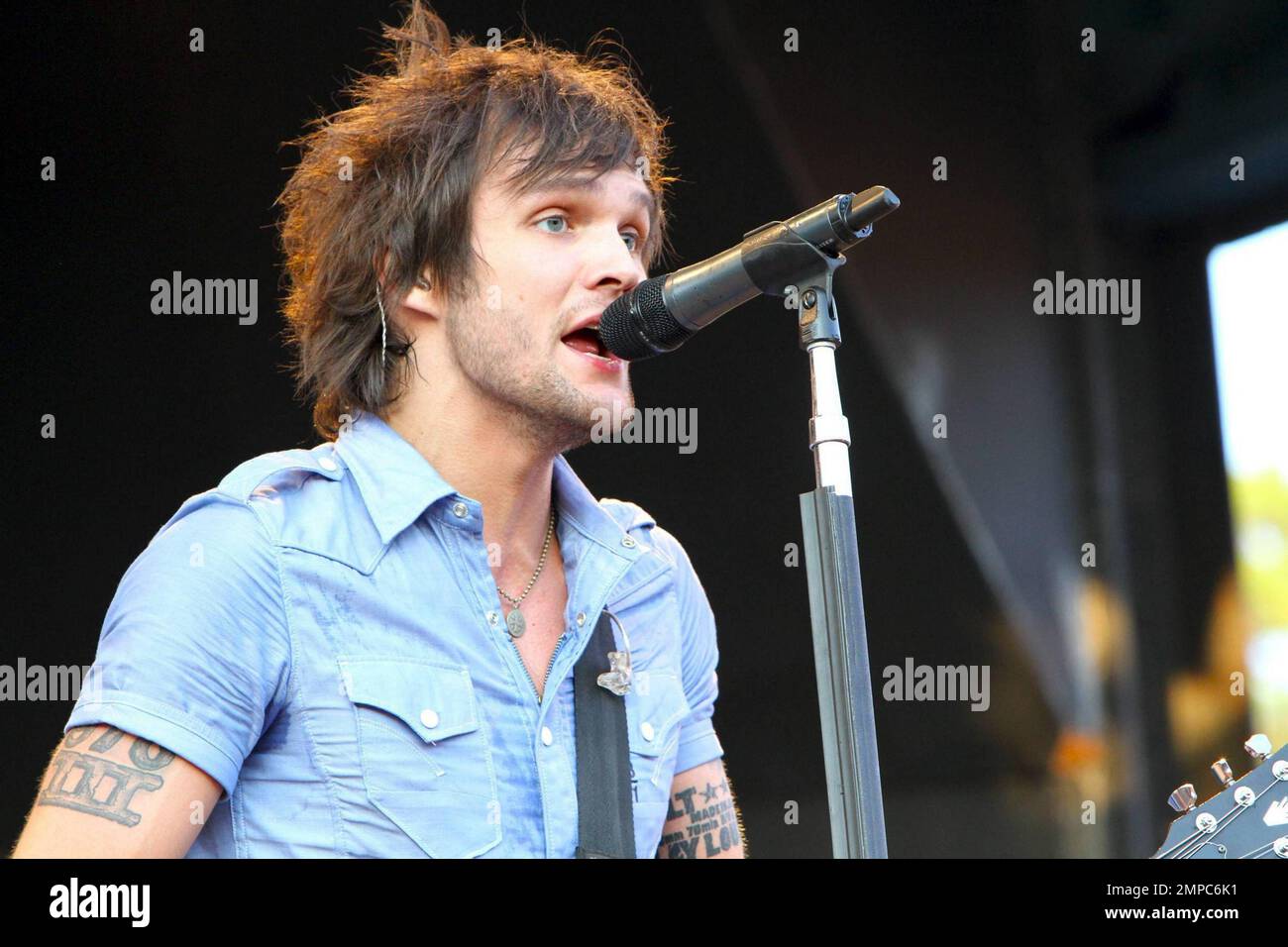 Boys like girls band hi-res stock photography and images - Alamy