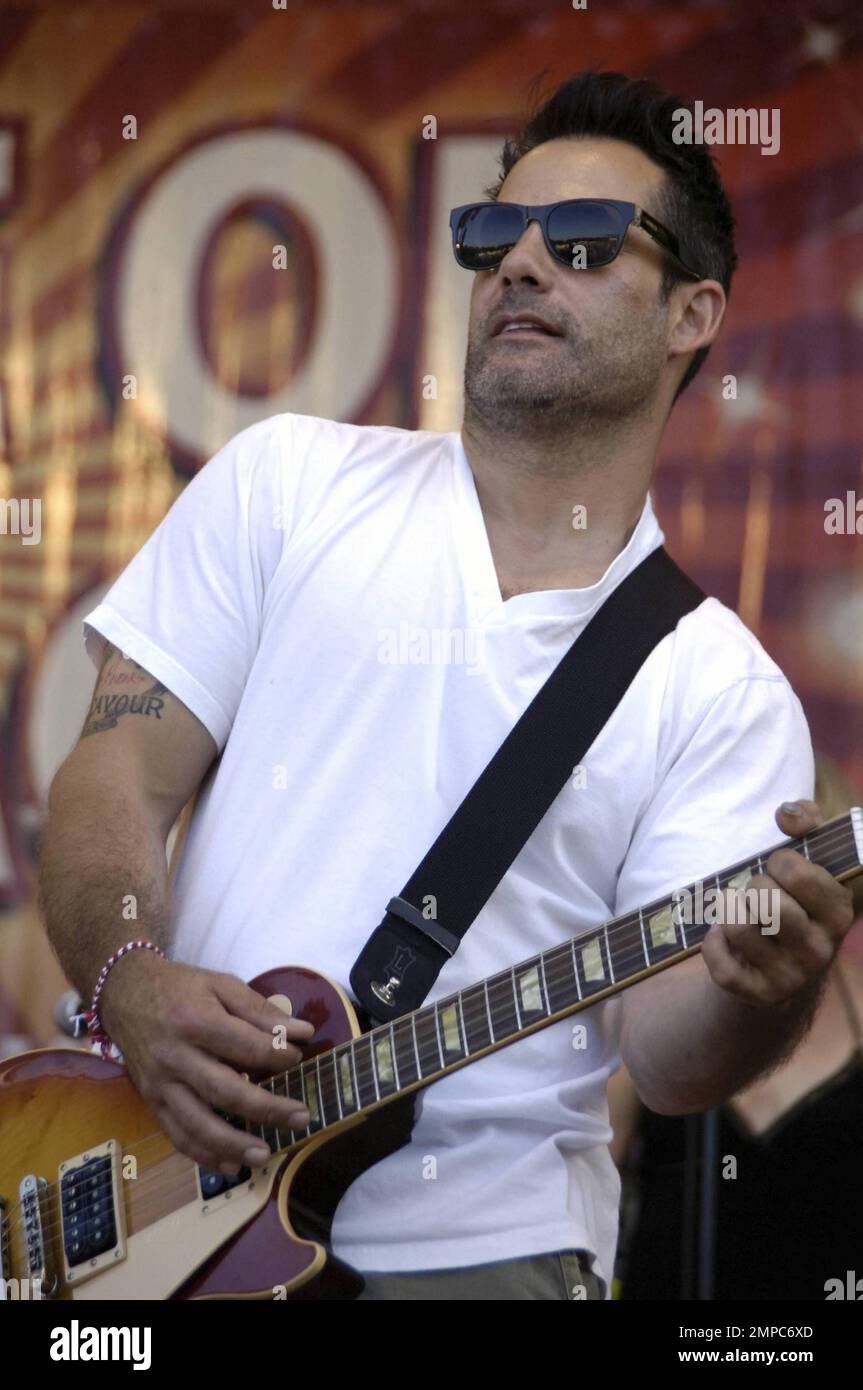 The Band From TV, including "Heroes" stars Greg Grunberg (drums) and ...