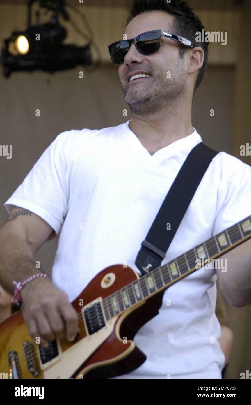 The Band From TV, including "Heroes" stars Greg Grunberg (drums) and ...