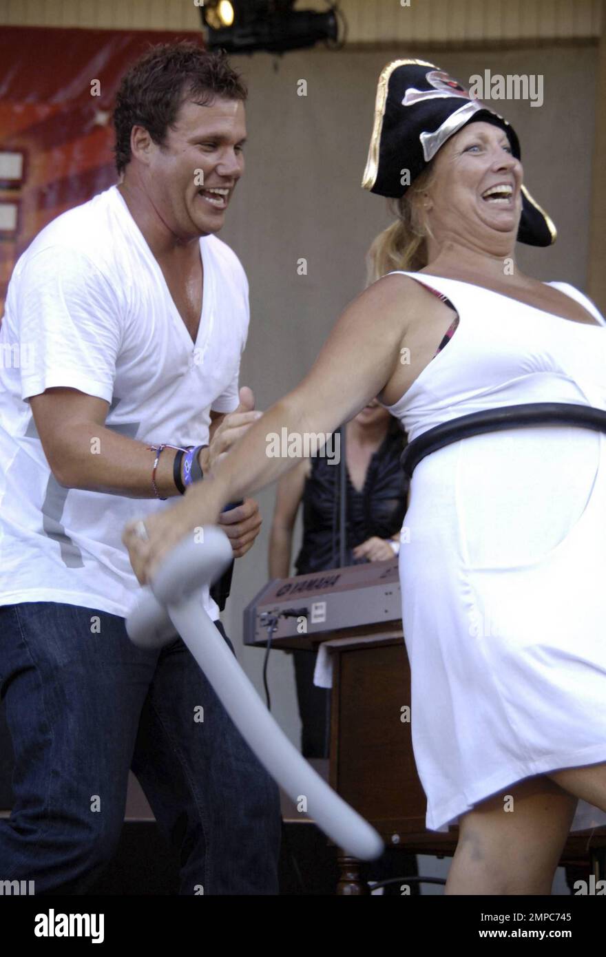 The Band From TV, including "Heroes" stars Greg Grunberg (drums) and ...