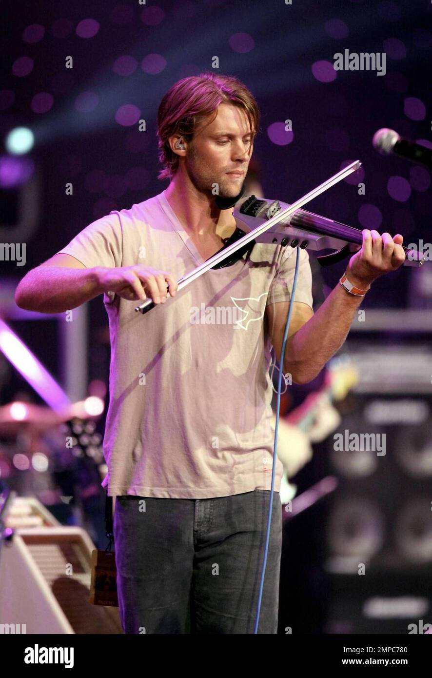 Jesse Spencer, Adrian Pasdar and Louise Griffiths perform in the Band ...