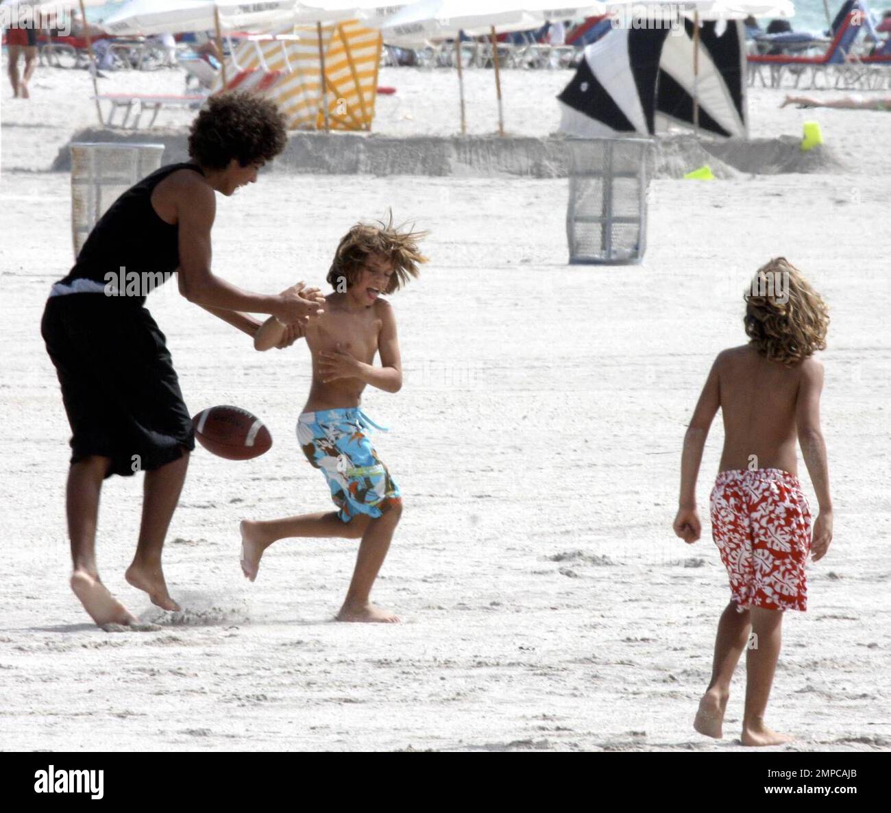 Elijah becker hi-res stock photography and images - Alamy