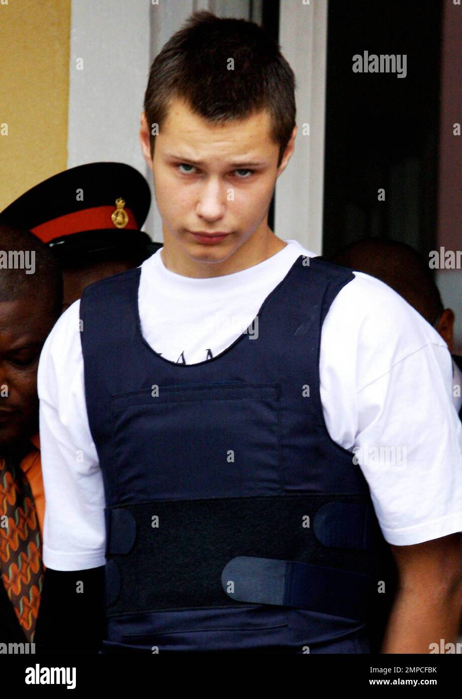 Recently captured fugitive Colton Harris-Moore, 19, aka the 'Barefoot ...