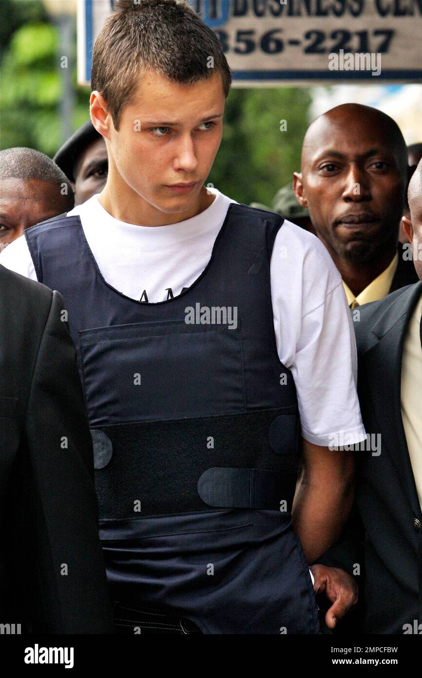 Recently captured fugitive Colton Harris-Moore, 19, aka the 'Barefoot ...