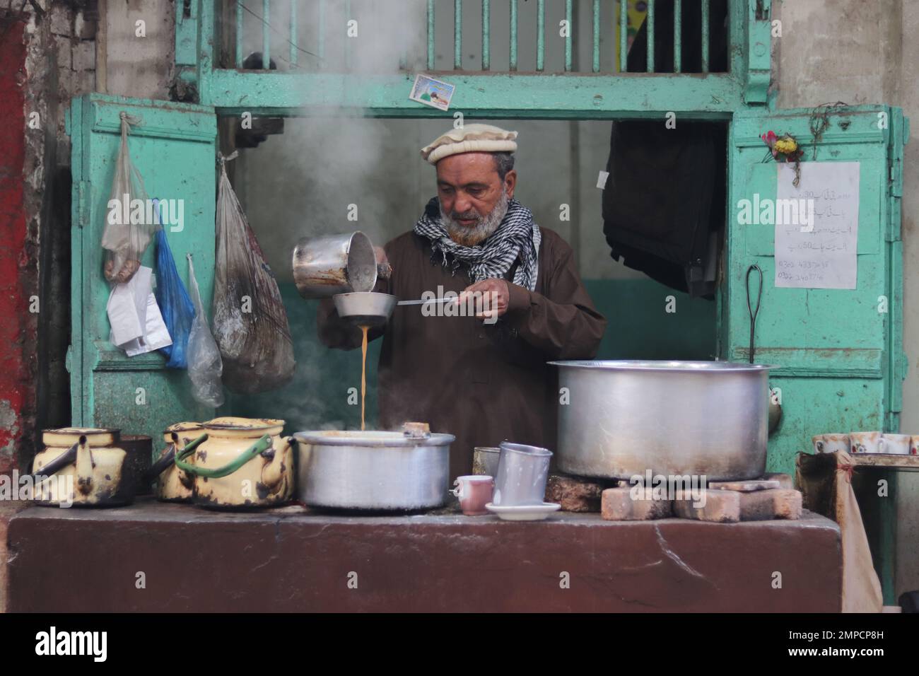 Chai stall pakistan hi-res stock photography and images - Alamy