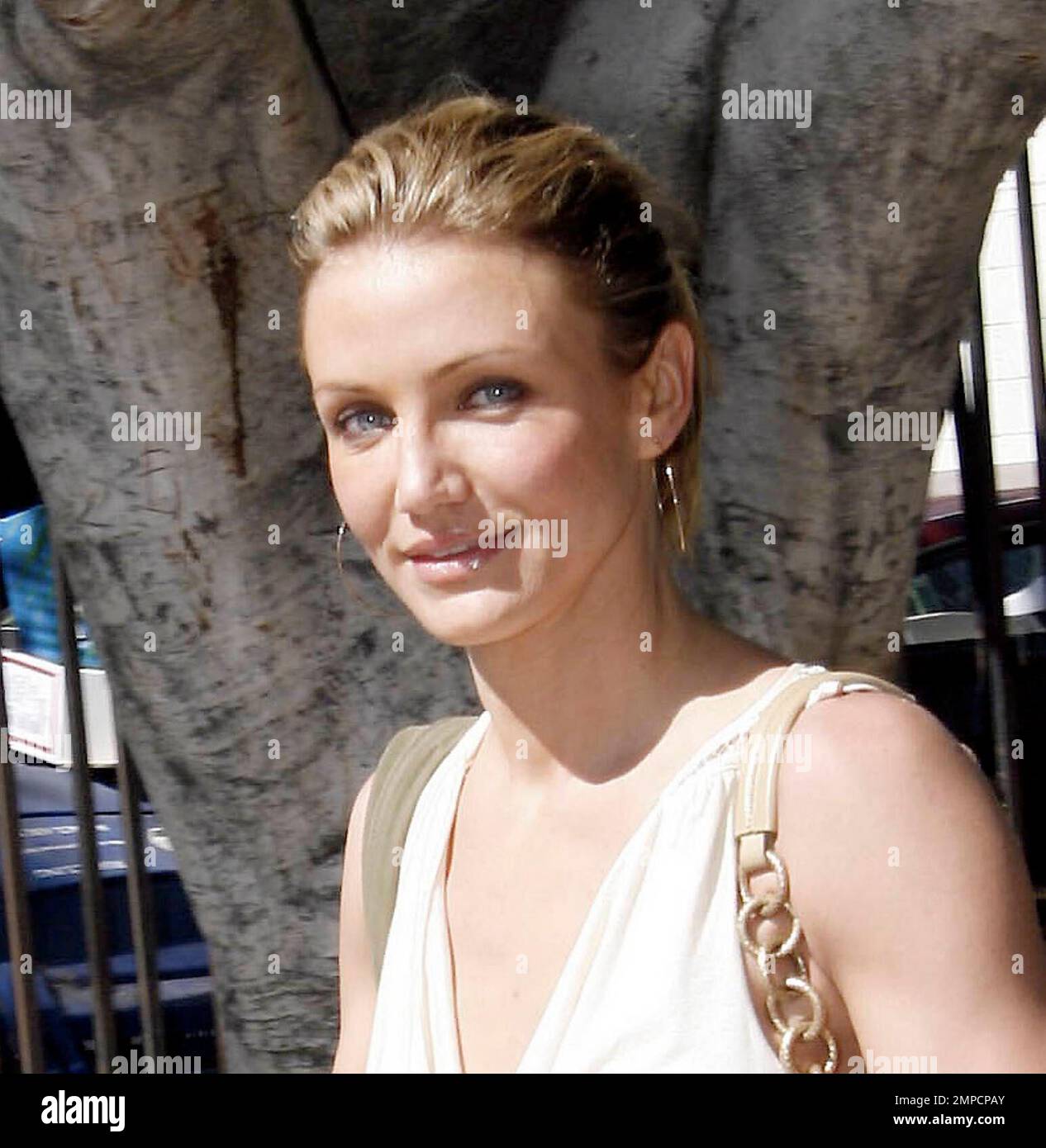 Cameron Diaz spends an hour at the gym with her personal trainer. Diaz ...