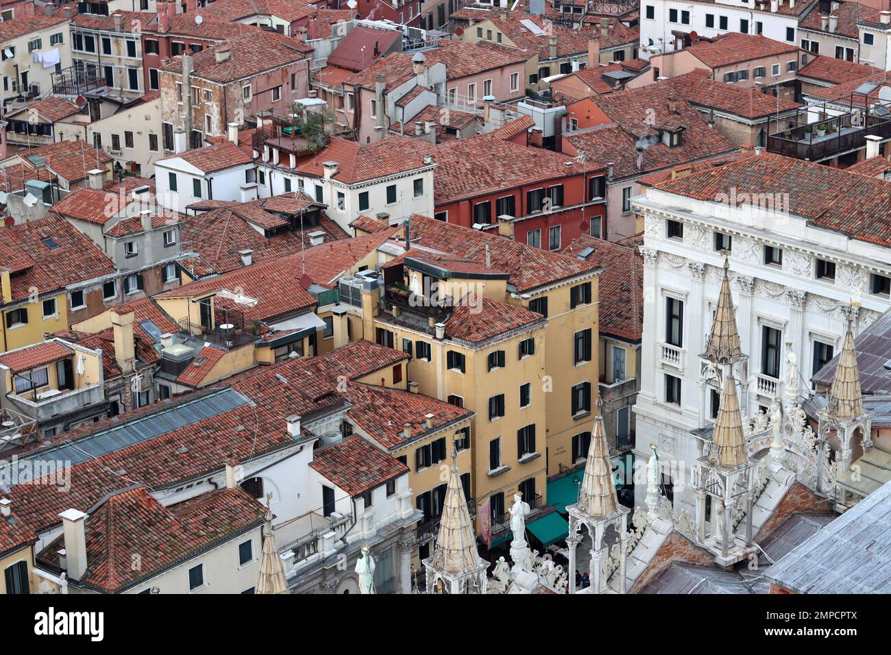 Beautiful evening in Venice. Colorful panoramic photo of famous Italian ...