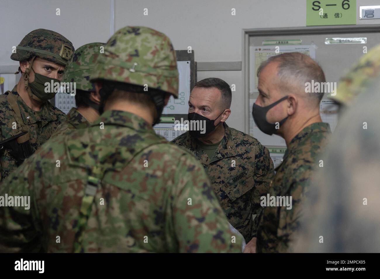 U.S. Marine Corps Maj. Gen. Jay Bargeron (center), 3d Marine Division ...