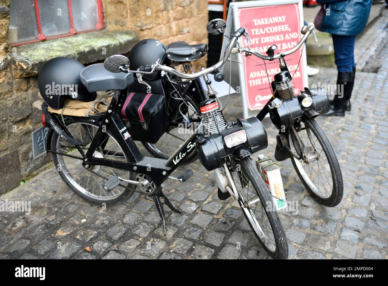 Moped hi res hi-res stock photography and images - Alamy