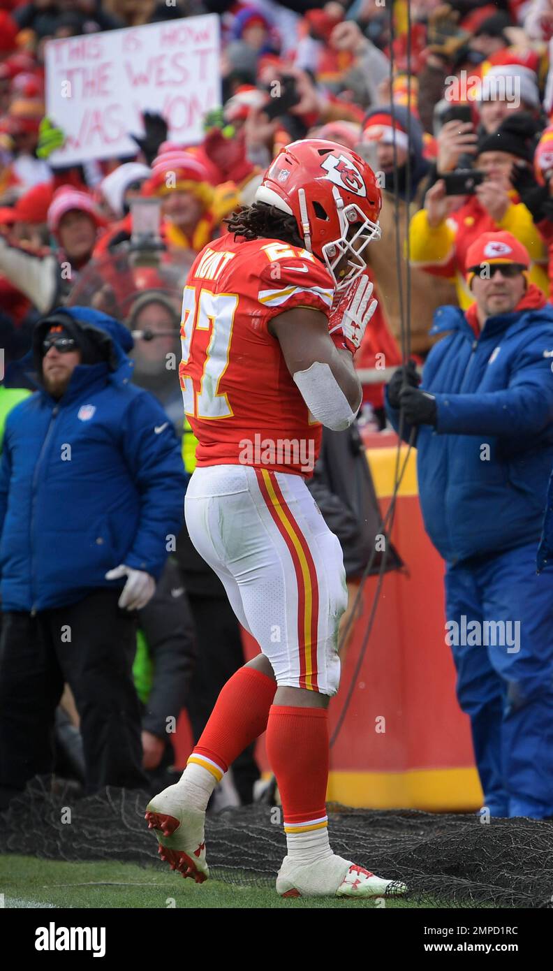 Kansas City Chiefs running back Kareem Hunt (27) celebrates a touchdown ...