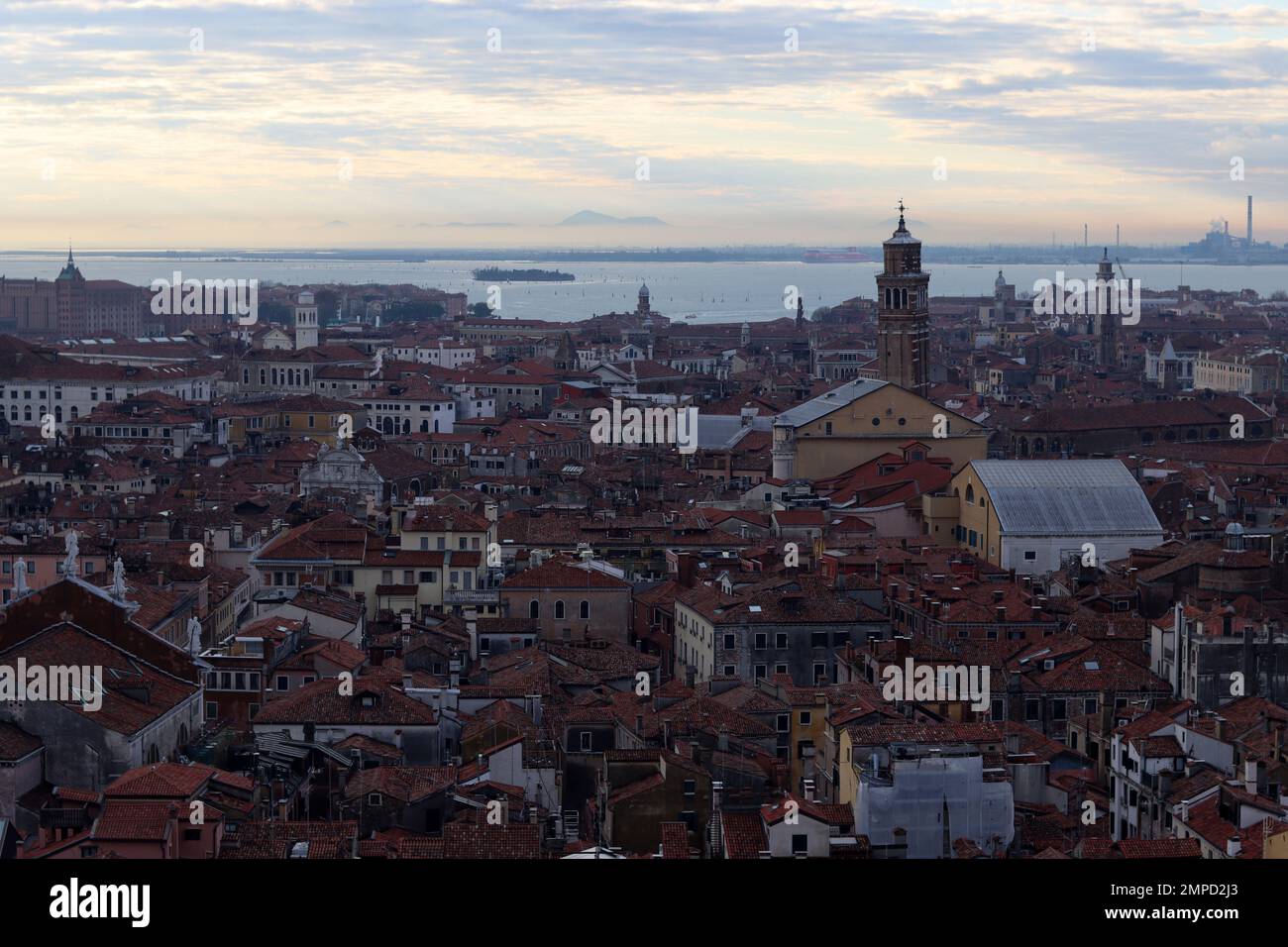 Beautiful evening in Venice. Colorful panoramic photo of famous Italian ...