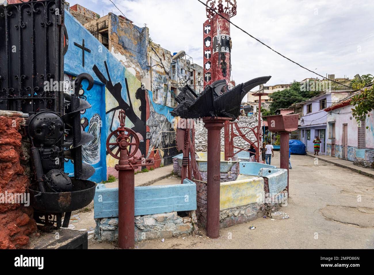 Sculptures, Callejon de Hamel, Havana, Cuba Stock Photo - Alamy