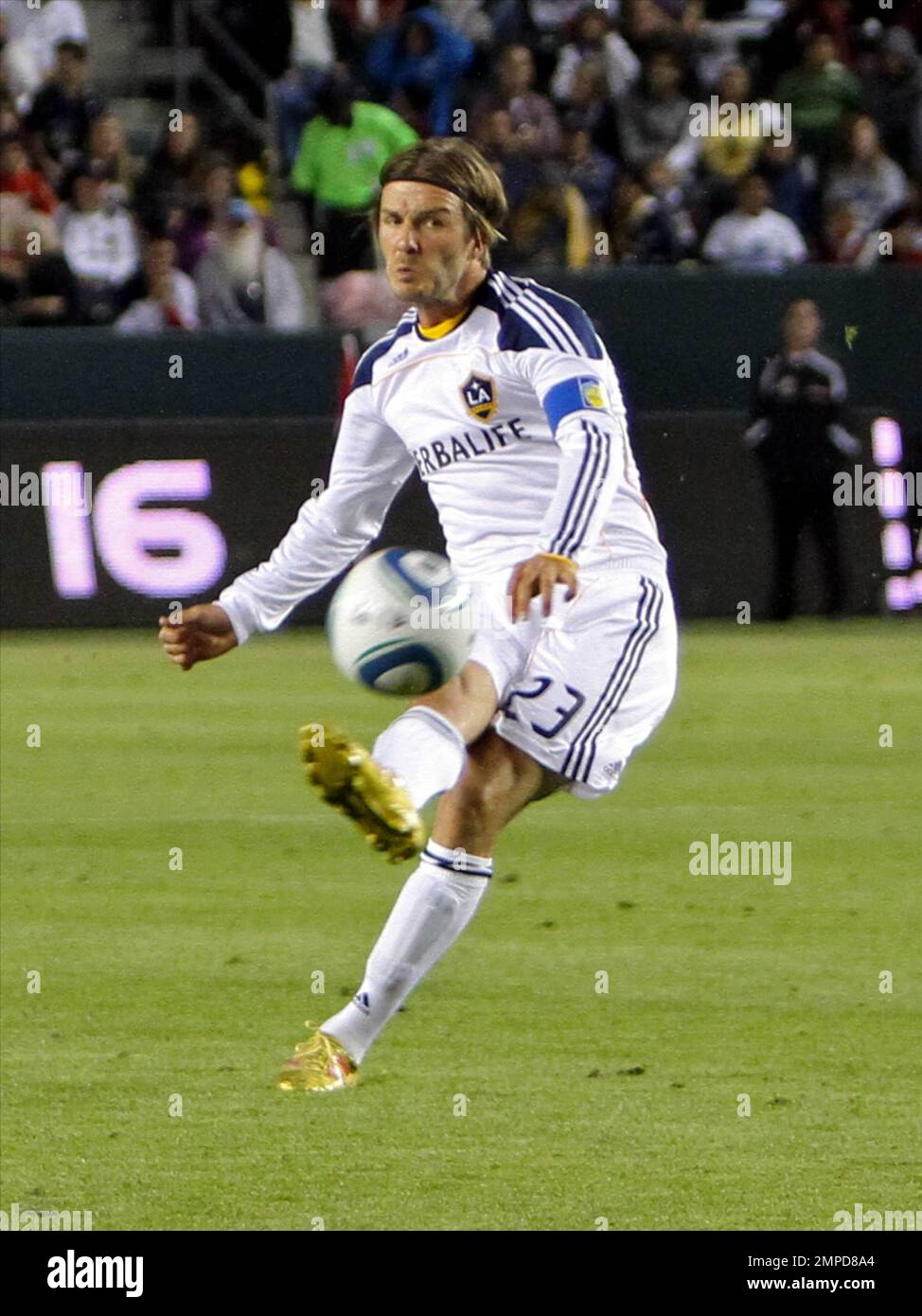 David Beckham leads the LA Galaxy to a 2-2 tie versus the Toronto ...