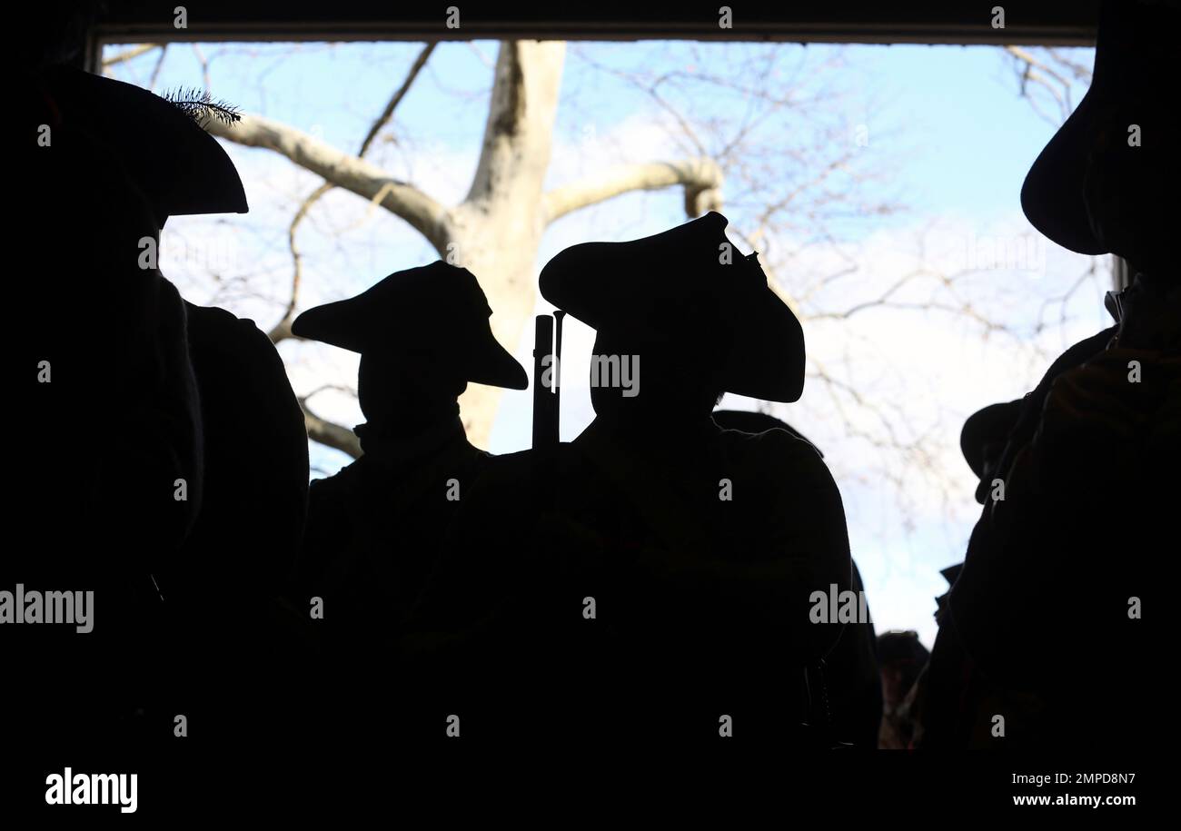 Troops gather during a re-enactment of Gen. George Washington's daring ...