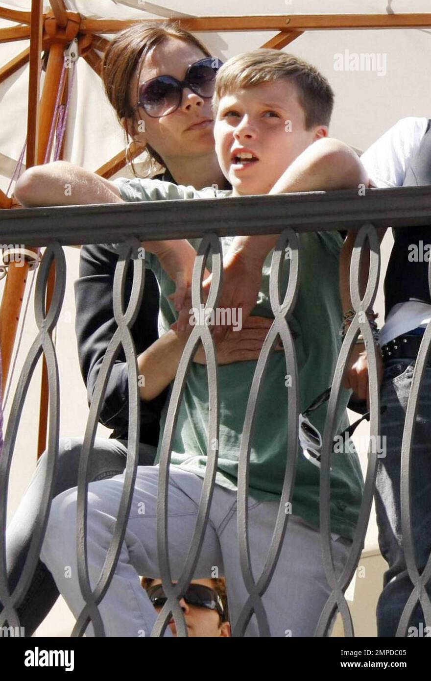 Star footballer David Beckham and wife, former Spice Girl Victoria ...