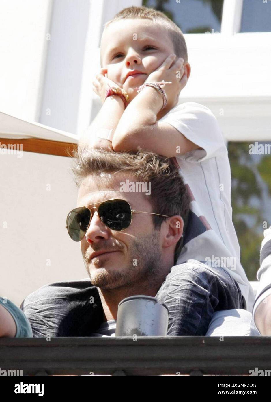 Star footballer David Beckham and wife, former Spice Girl Victoria ...