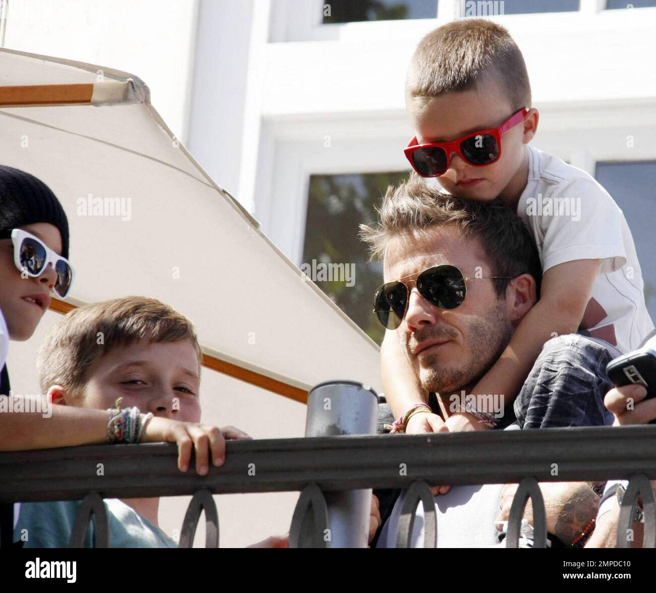 Star footballer David Beckham and wife, former Spice Girl Victoria ...