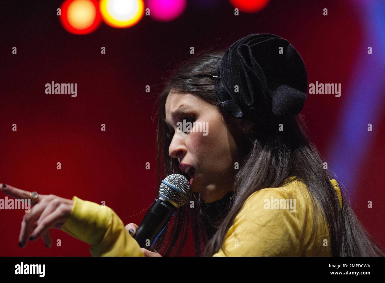 Mexican synthpop band 'Belanova' performed live including their new hit ...