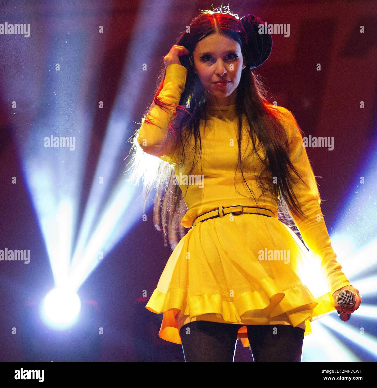 Mexican synthpop band 'Belanova' performed live including their new hit ...