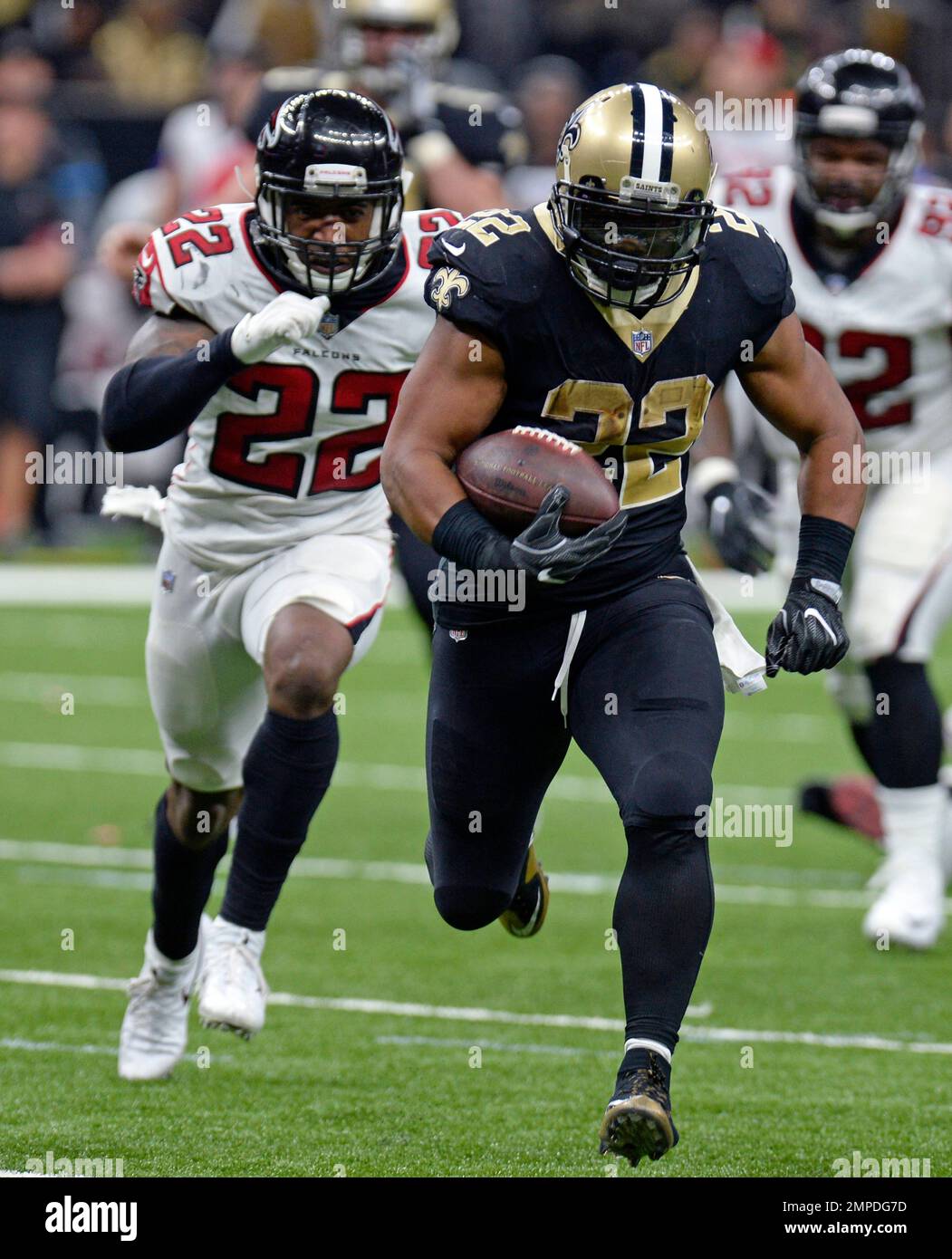 New Orleans Saints running back Mark Ingram (22) carries for a ...