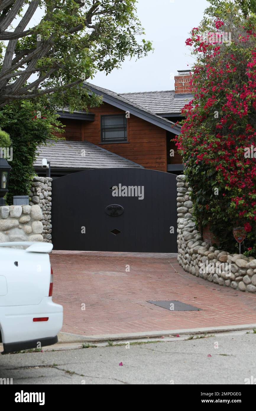 These are general exterior views of Brooke Shield’s home that Ben ...