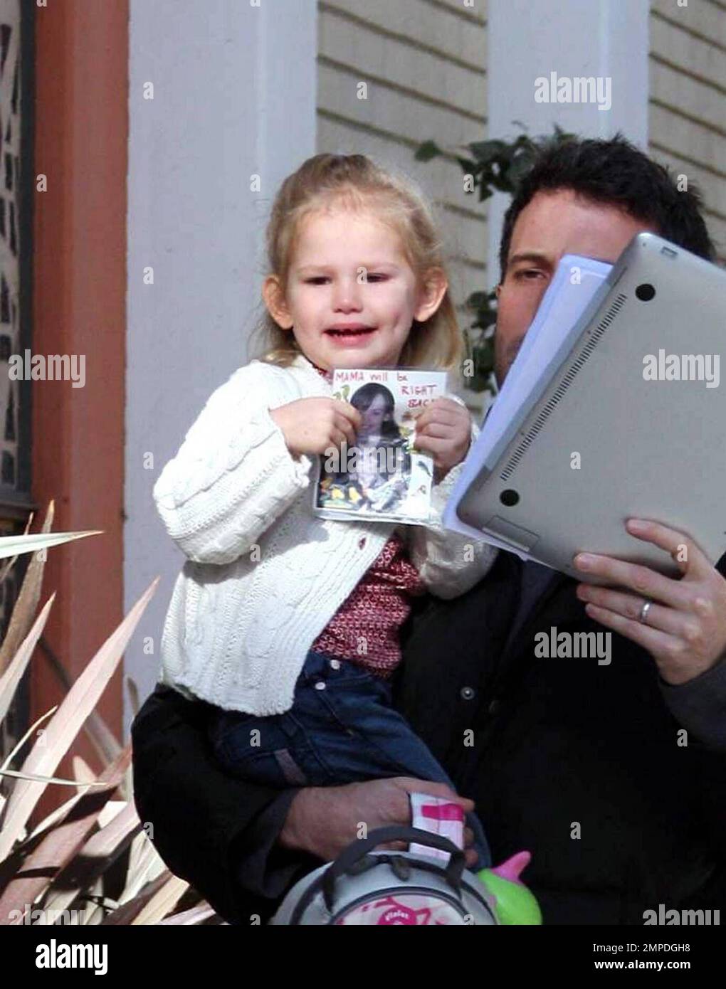 Ben Affleck is a good Dad! Actor Ben Affleck took his daughter Violet ...