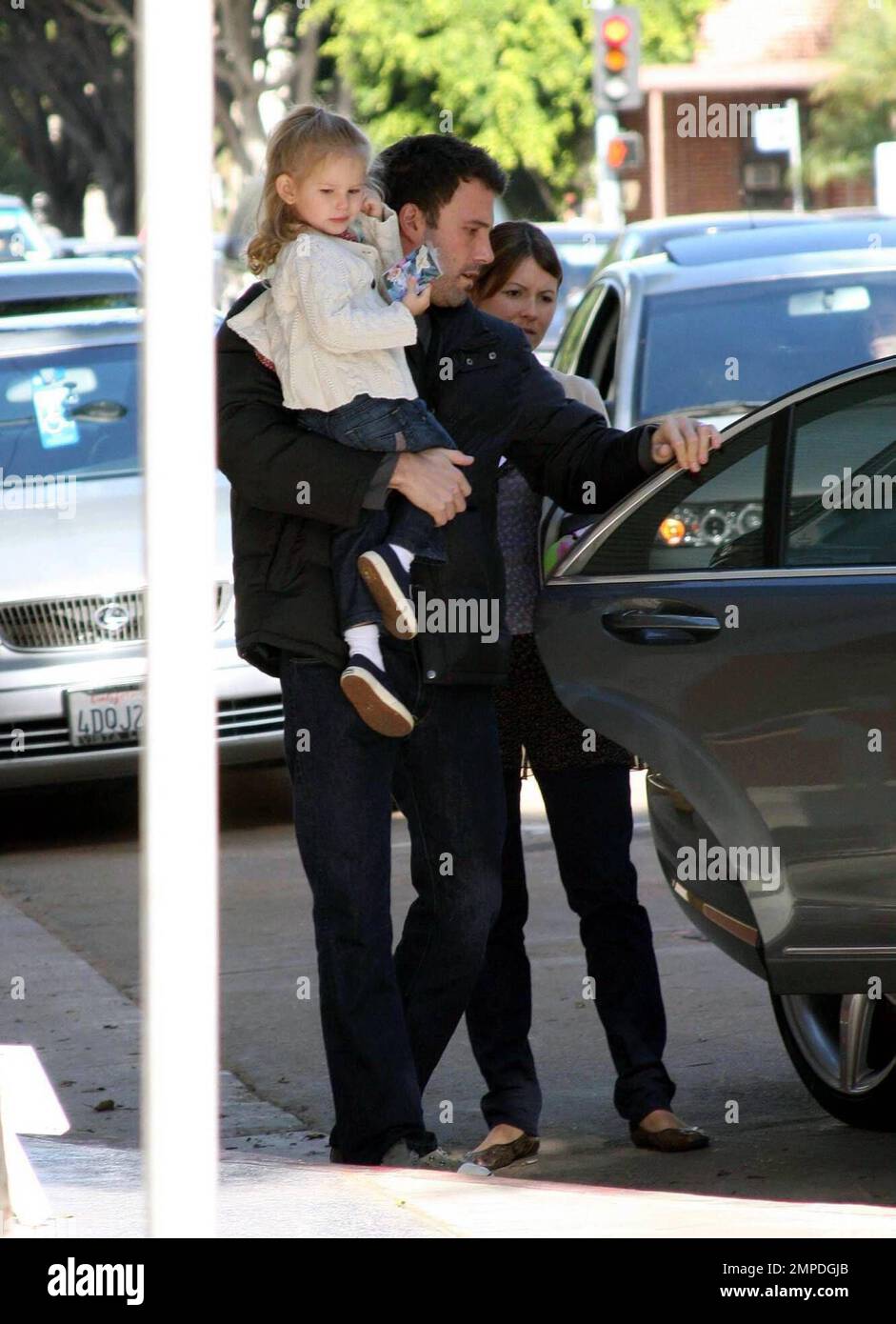 Ben Affleck is a good Dad! Actor Ben Affleck took his daughter Violet ...